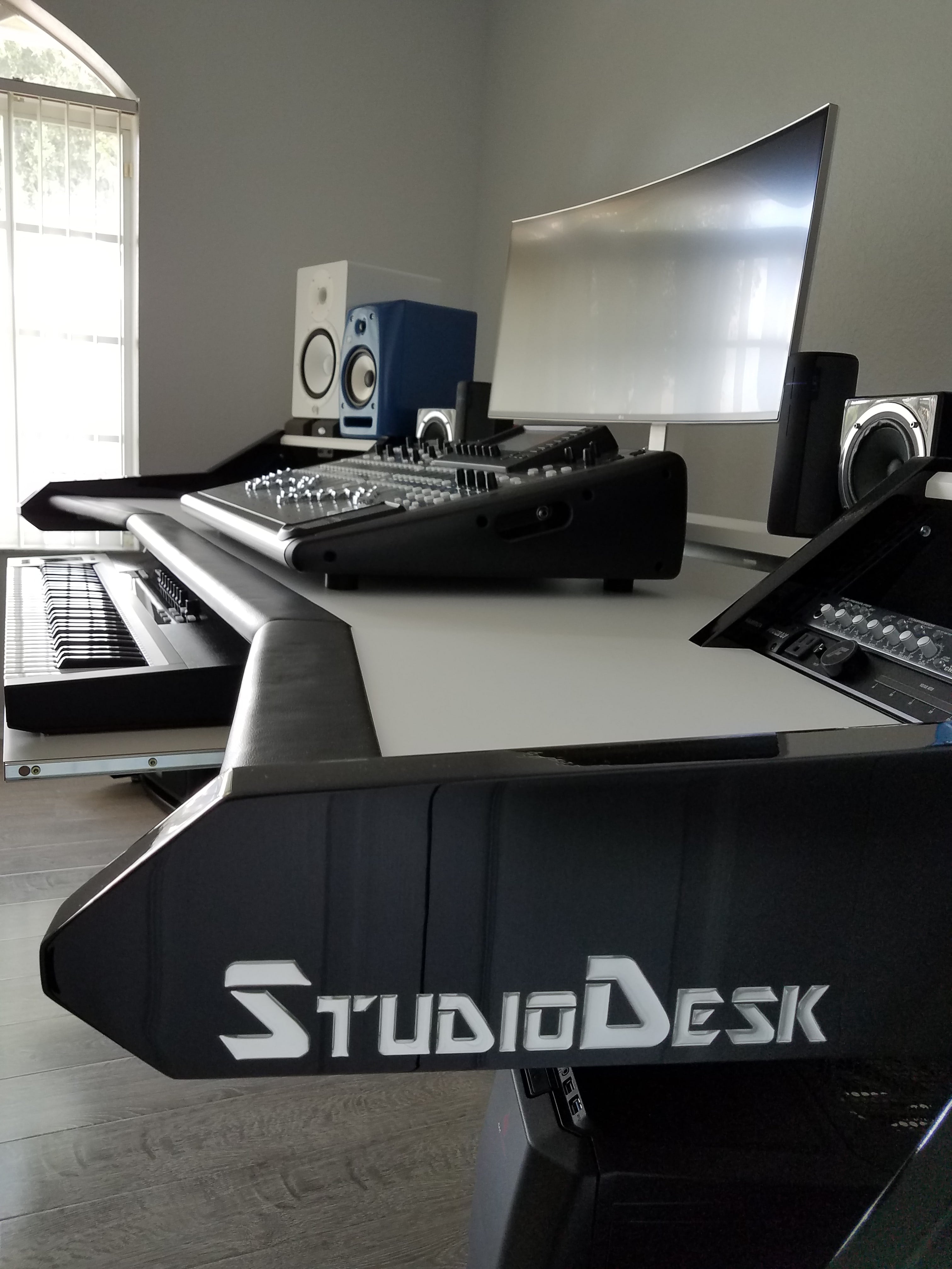 Recording desk is important – StudioDesk